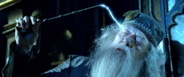 Dumbledore extracting a memory — Harry Potter Fan Zone