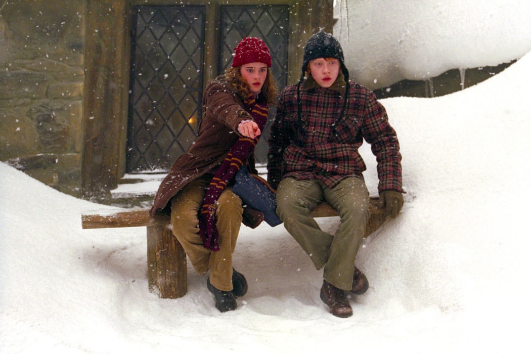 Hermione and Ron in the snow — Harry Potter Fan Zone