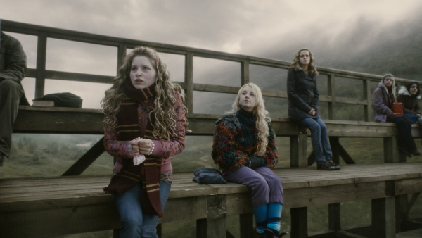 Lavender, Luna and Hermione watch Quidditch — Harry Potter Fan Zone
