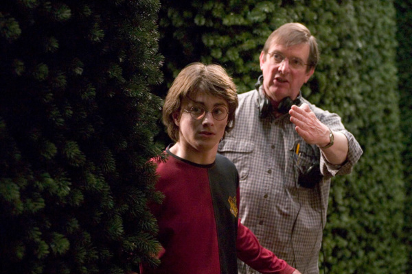 Mike Newell and Dan Radcliffe in the maze — Harry Potter Fan Zone