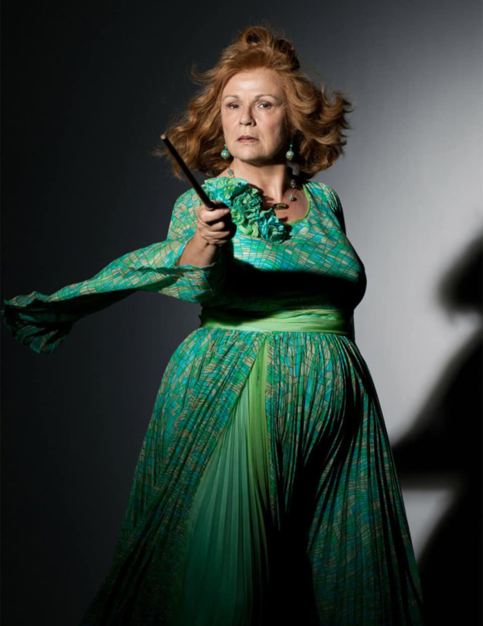 Molly Weasley ready to battle — Harry Potter Fan Zone