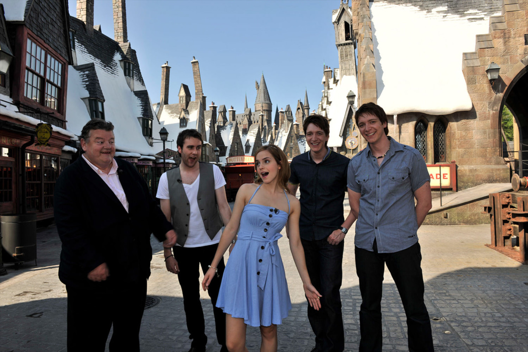 James and Oliver Phelps, Robbie Coltrane, Emma Watson and Matthew Lewis ...